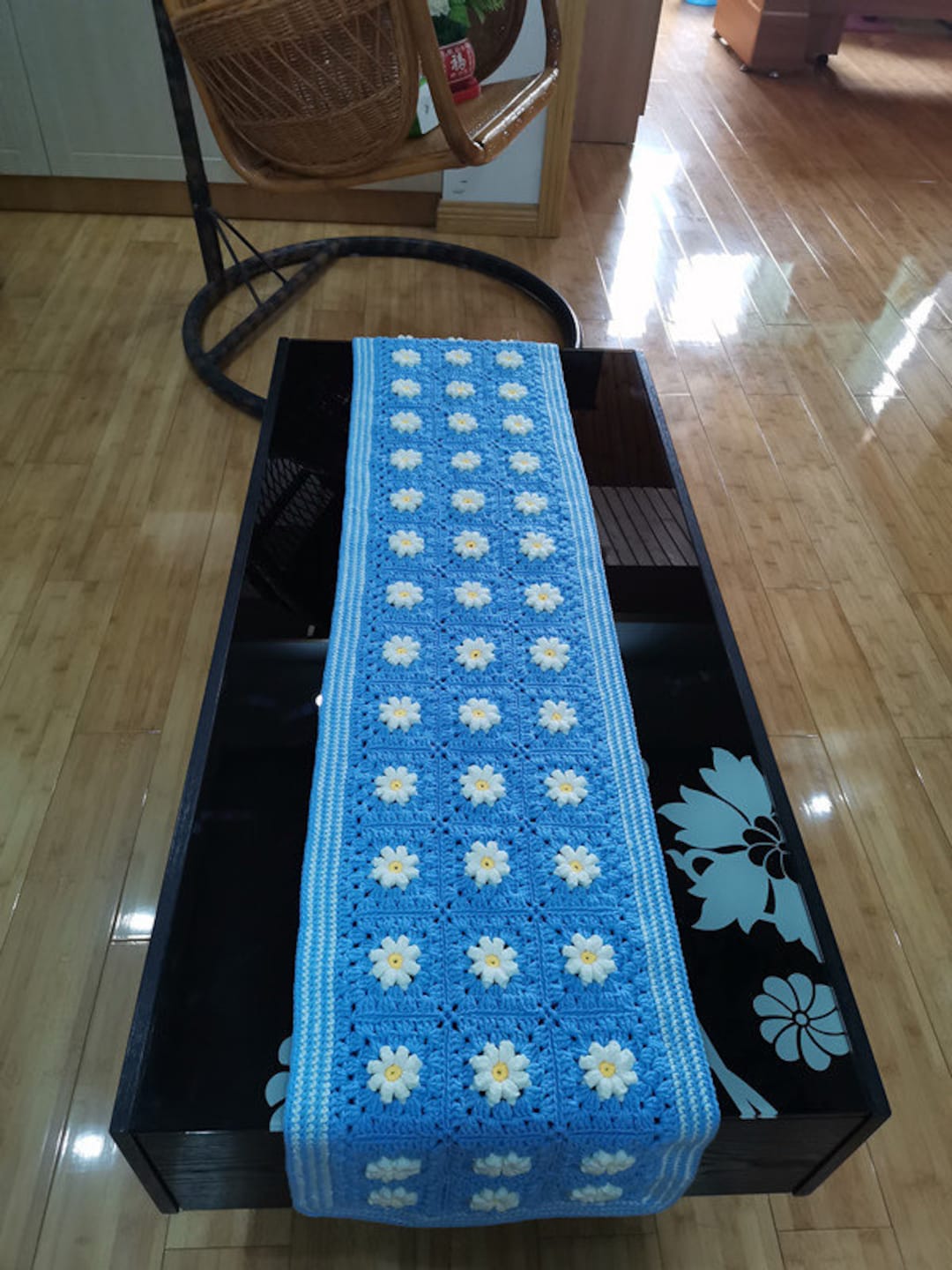 CROCHET TABLE Runner，daisy Pattern Table Runner , Decorative Runner ...