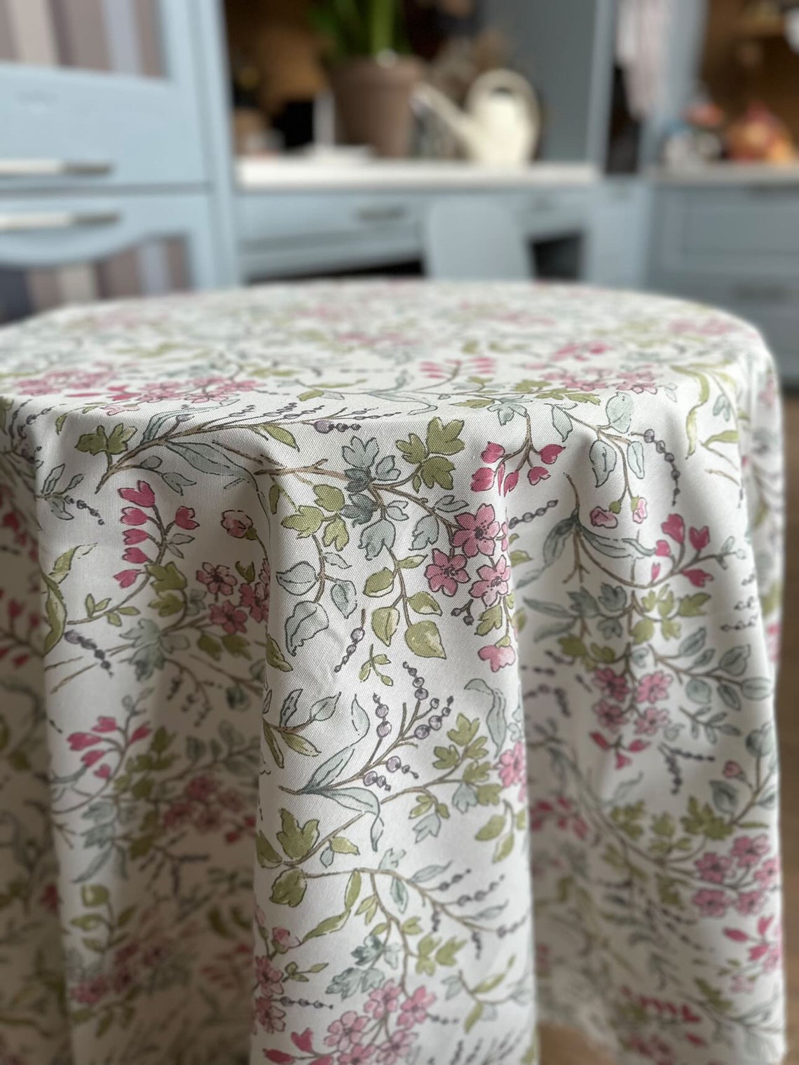 Round Oilcloth Tablecloth Water-repellent Tablecloth With Floral and ...