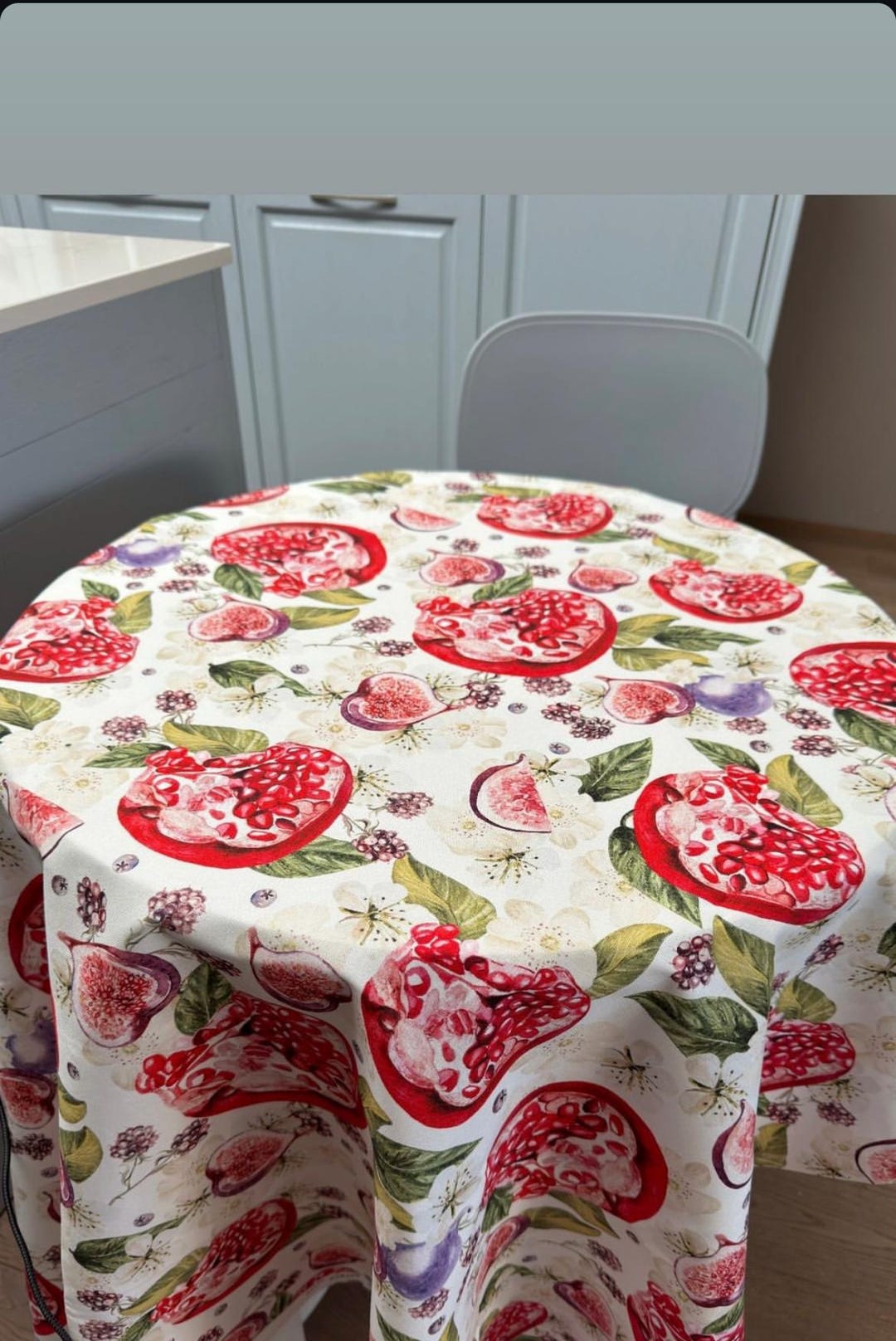 Anniversary Gift Set of Teflon Tablecloth and 6 Napkins. Waterproof ...