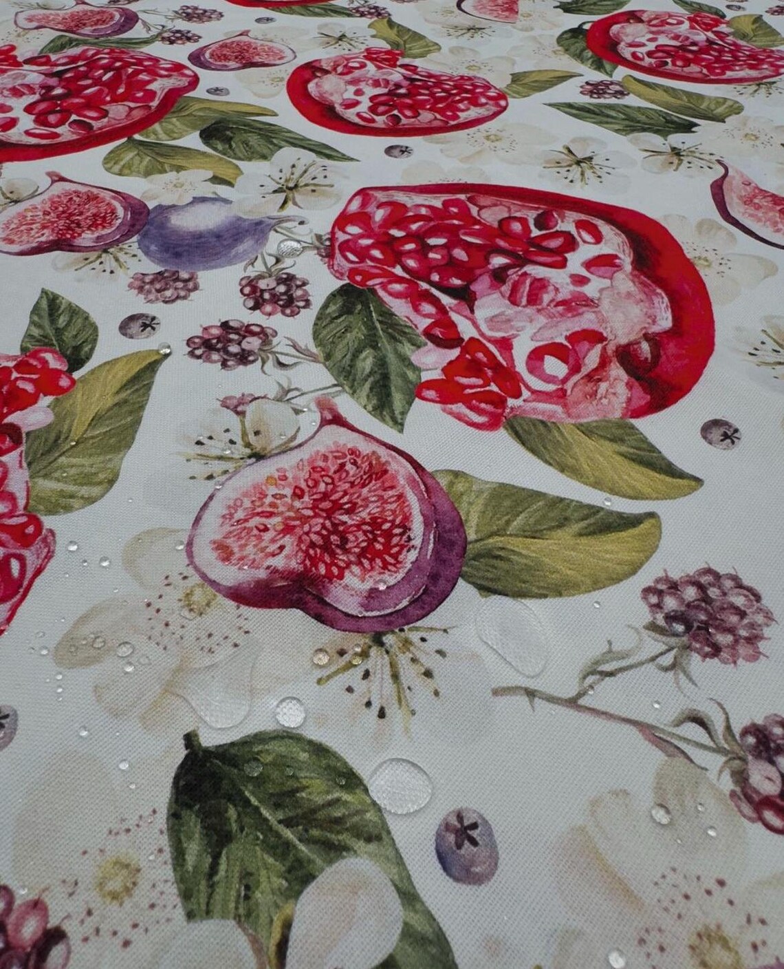 Anniversary Gift Set of Teflon Tablecloth and 6 Napkins. Waterproof ...