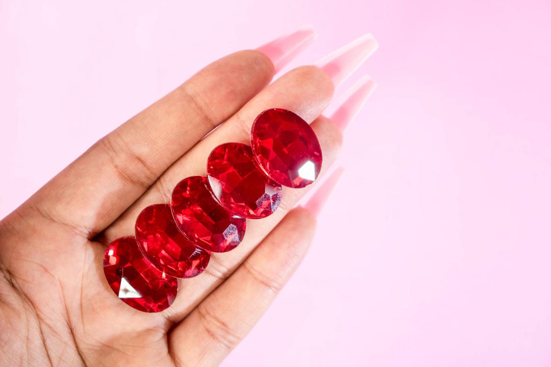 Roses 18x25mm Oval Crown Jewels - 5 Count - Red Pointed Back Oval ...