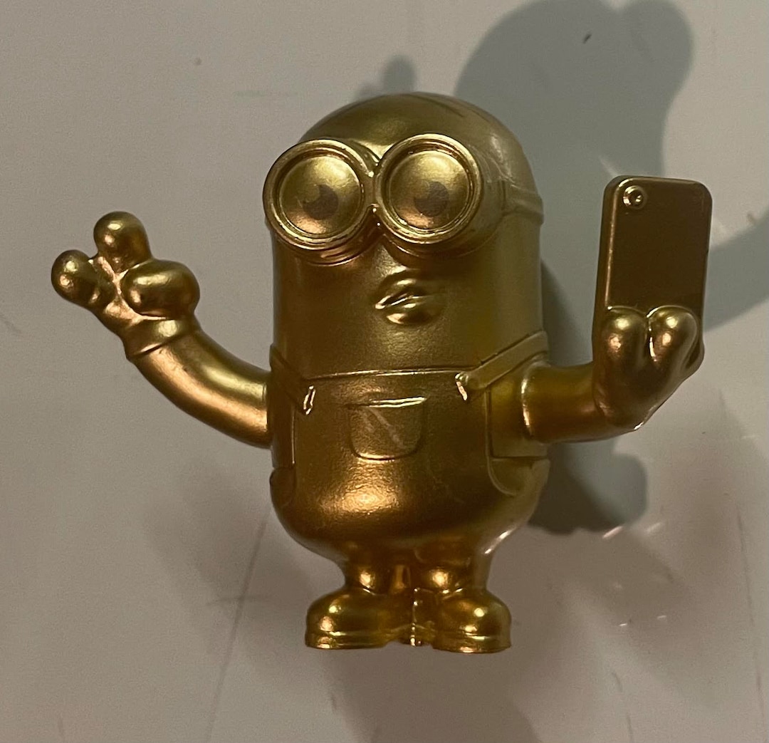 Rare MINION Taking Selfie. Gold Mcdonalds Toy. FREE SHIPPING - Etsy