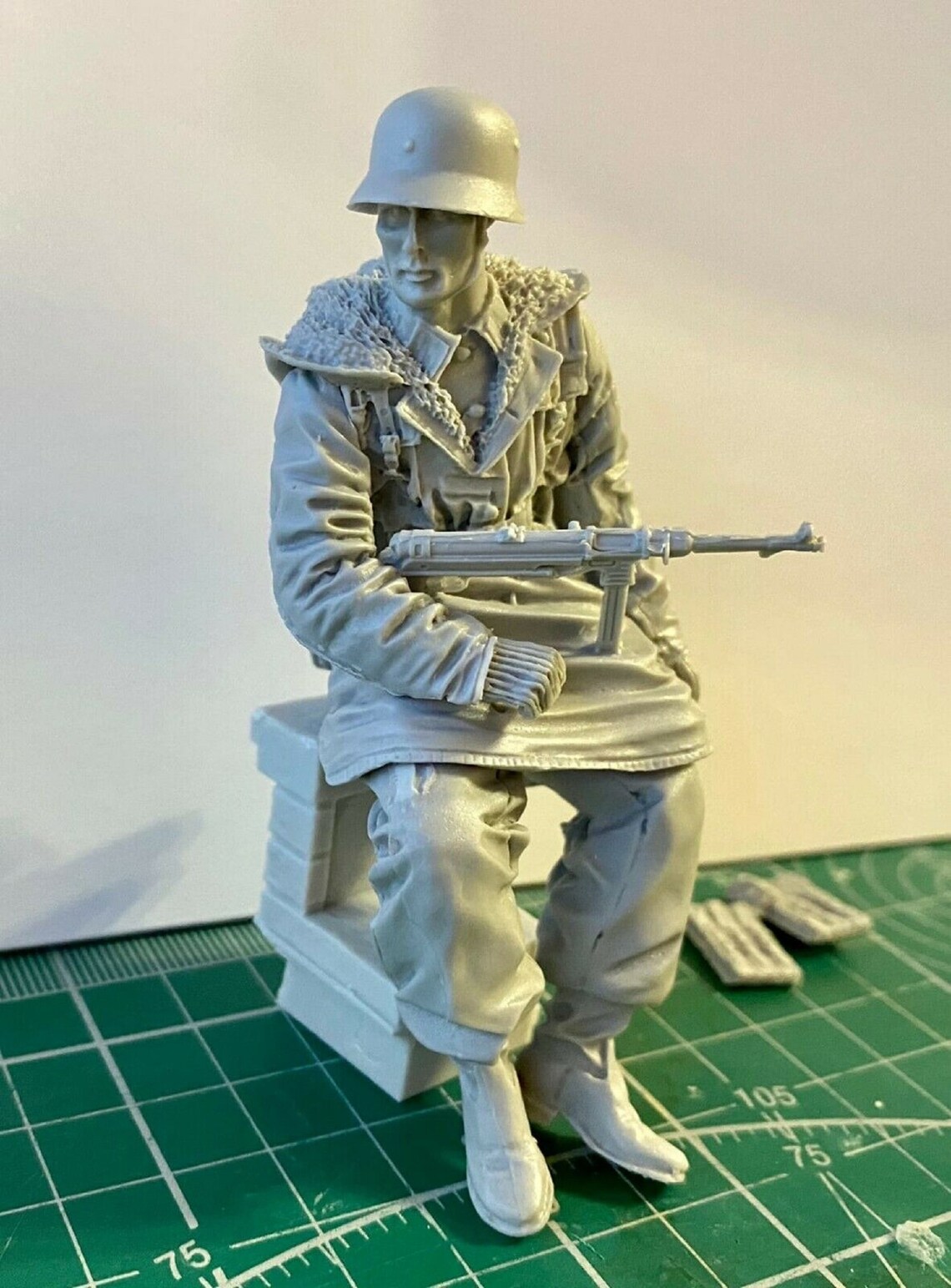 1:16 Wwii Soldier Sitting With Weapons Resin Action Figure | Etsy