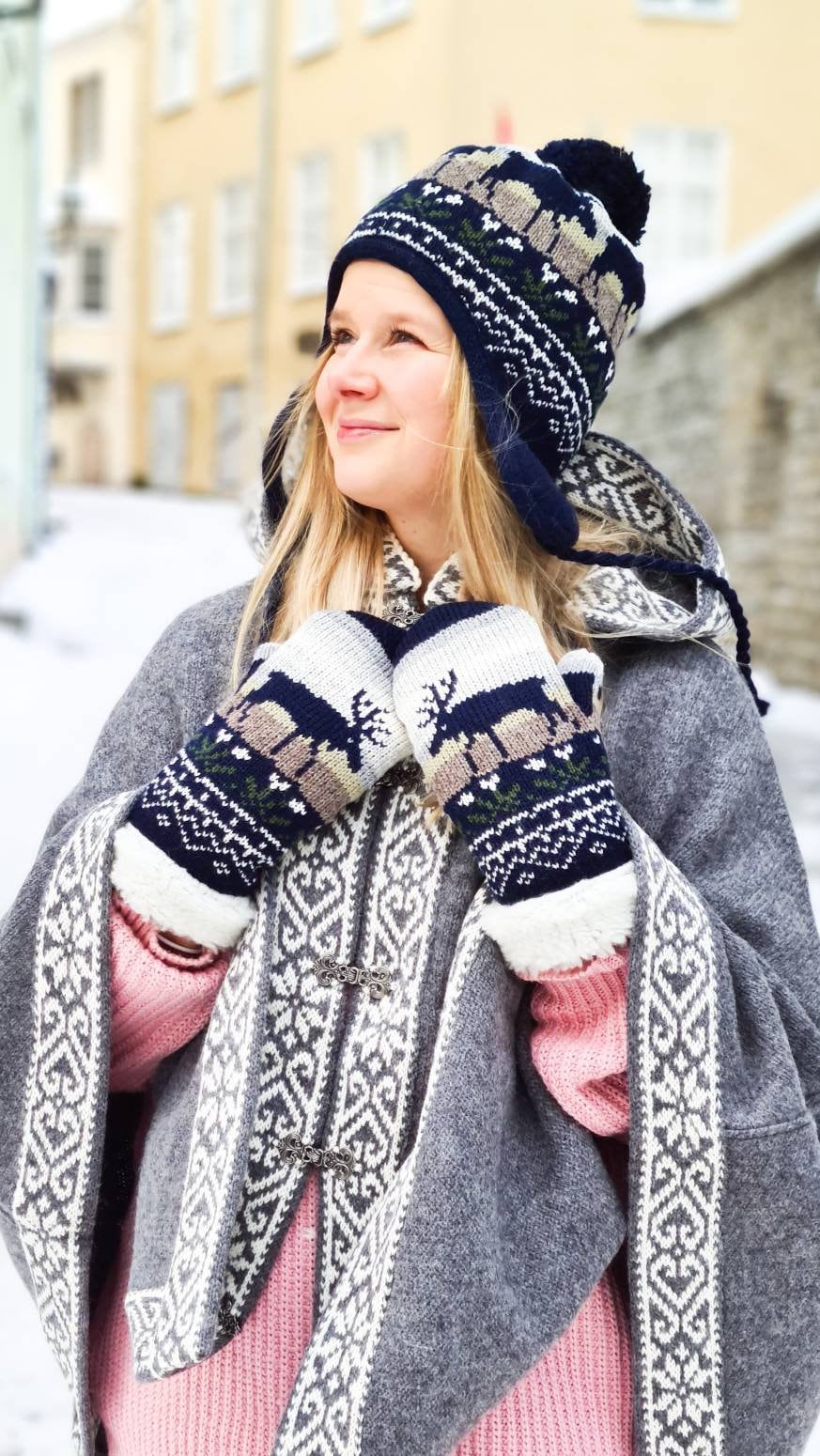 Fun Nordic Style Hat With Earflaps and a Pompom, Unisex Knitted Woolen ...