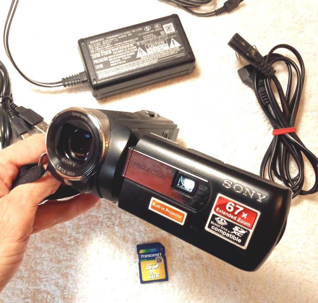 Working Digital Video Camera With Projector Sony DCR-PJ5E, Internal ...