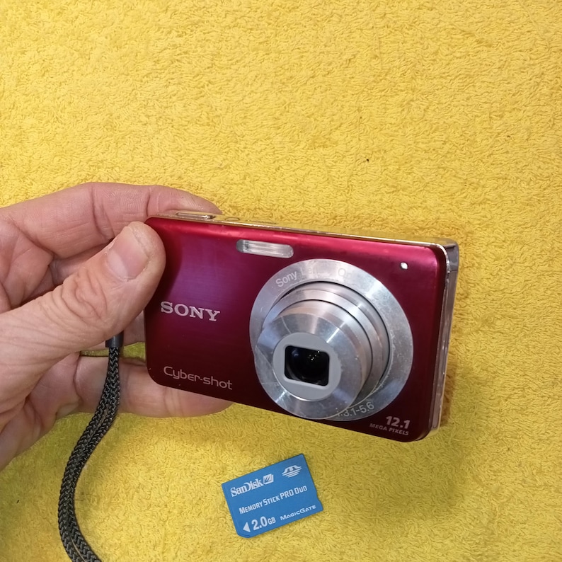 Działający czerwony Sony Cybershot DSC-W190, optyka Carl Zeiss, aparat ...