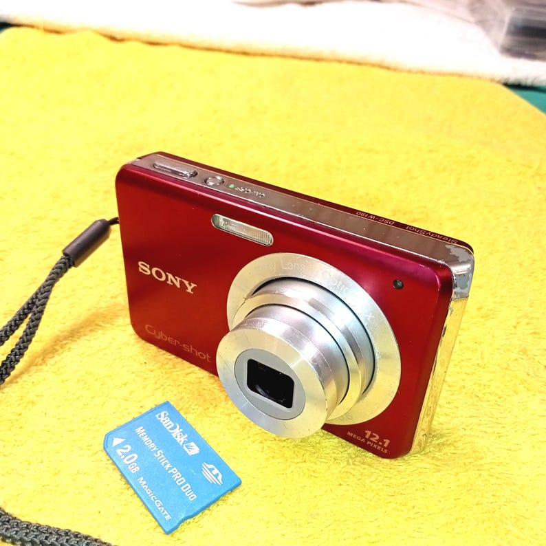 Działający czerwony Sony Cybershot DSC-W190, optyka Carl Zeiss, aparat ...