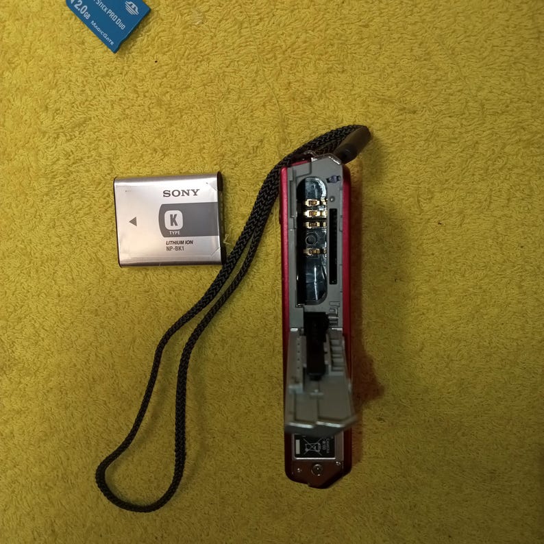 Działający czerwony Sony Cybershot DSC-W190, optyka Carl Zeiss, aparat ...