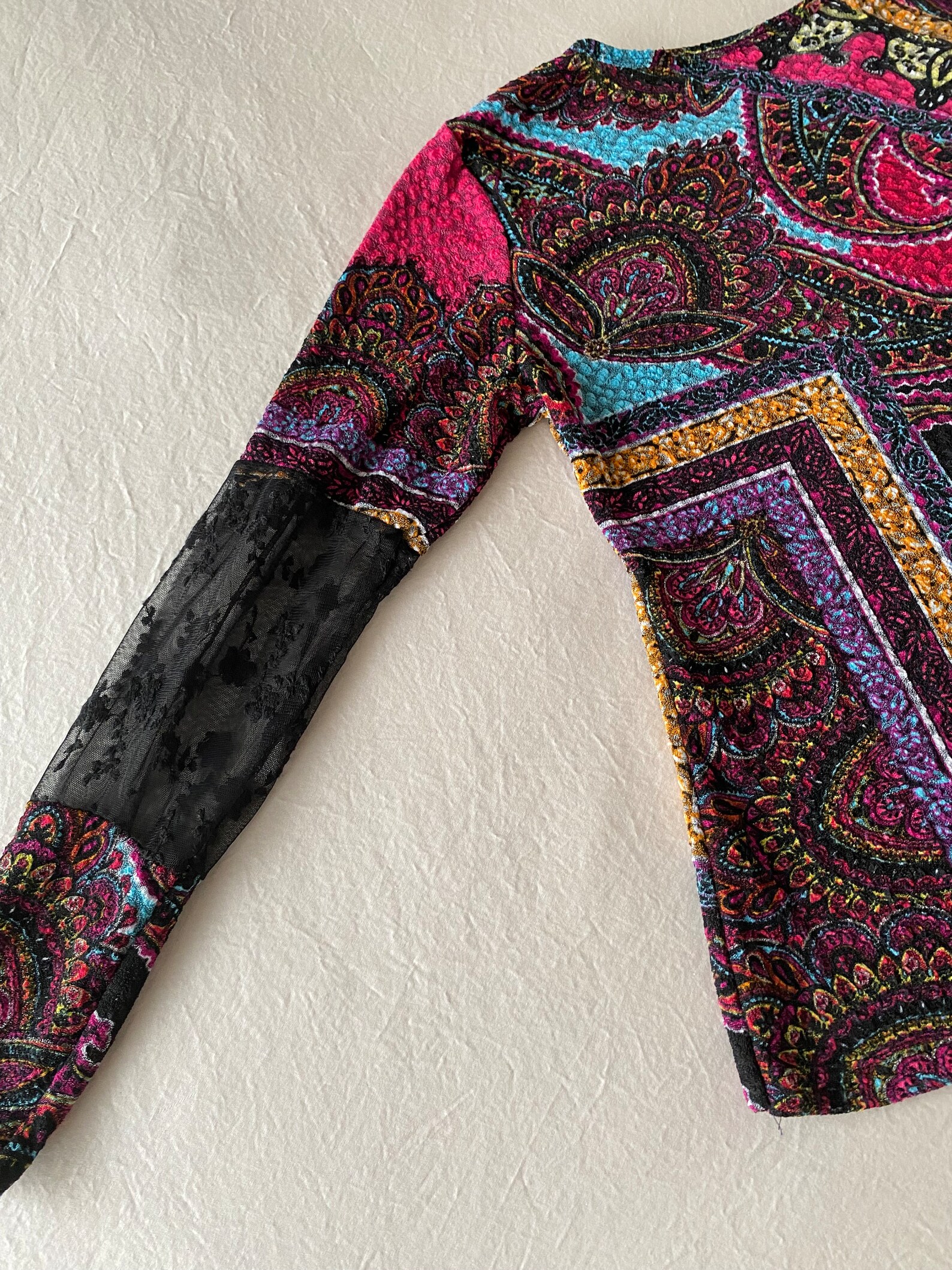 90s 2000s Vintage Peter Nygard Bright Paisley Layering Top | Colorful ...