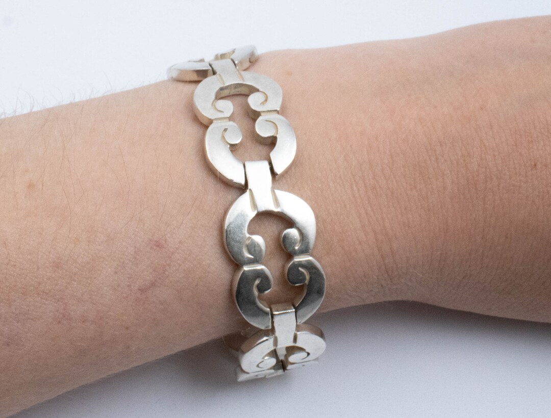 Vintage Sterling Silver Bracelet With Links in an Abstract Figure Eight ...
