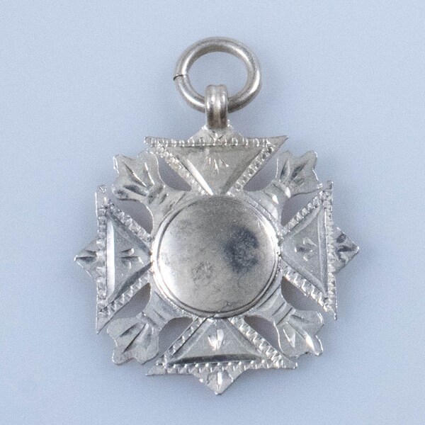 Maltese Cross Pendant - Etsy