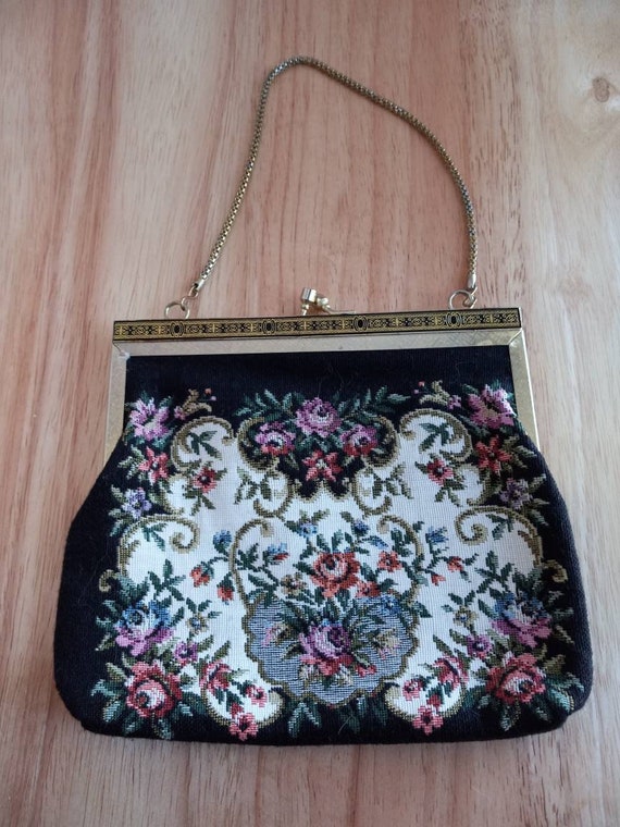 Vintage Threaded Clutch With Chain - Gem