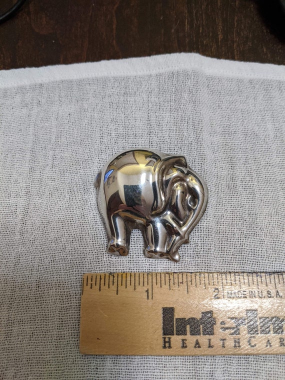 Sterling silver elephant pin or pendant. Mexico. - Gem