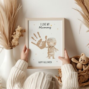 Halloween Handprint Art: "i Love My Mummy" | Printable Craft, Daycare ...