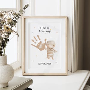 Halloween Handprint Art: i Love My Mummy Printable Craft, Daycare ...