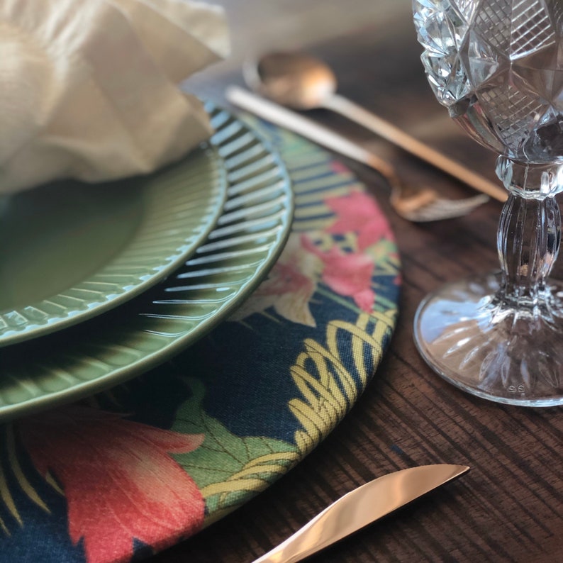 Charger Plates - Place Mats - Sousplats - Removable Fabric Covers ...