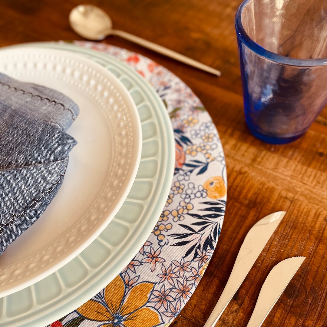 Charger Plates - Place Mats - Sousplats - Removable Fabric Covers ...