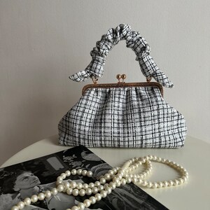 Kiss Clasp Handmade Bag | Retro Look Purse | Tweed Vintage Style Woman ...