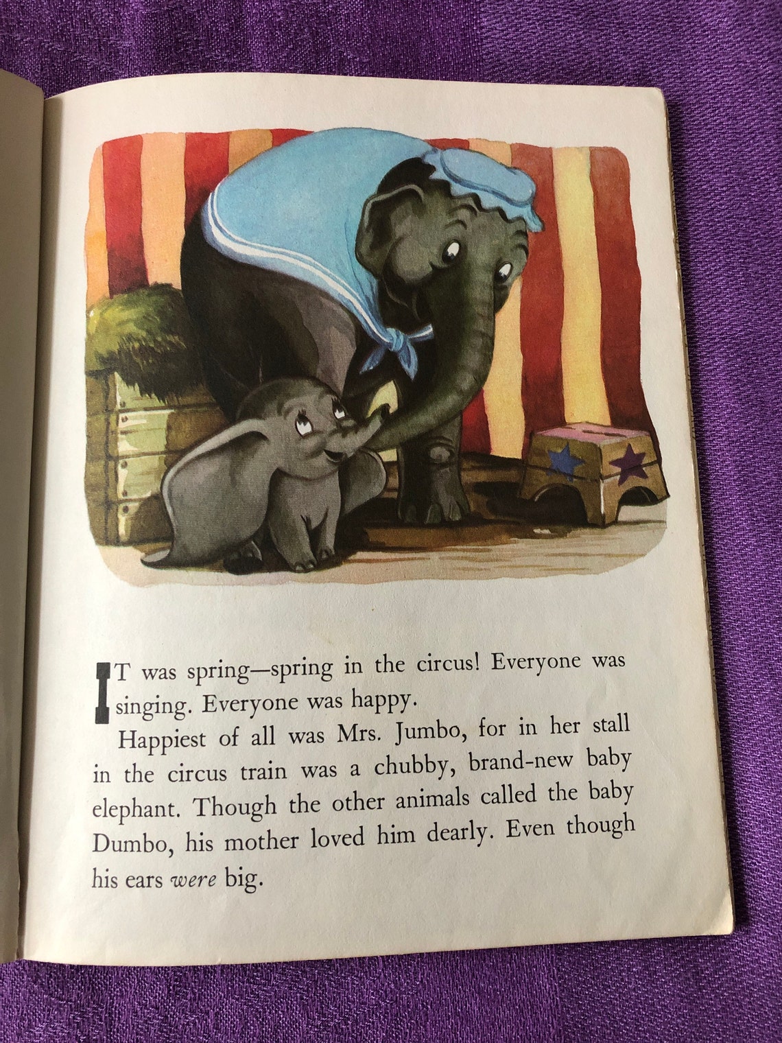 Walt Disneys Dumbo, a Little Golden Book, 1976 - Etsy