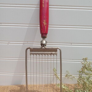 Vintage Red Handle Utensil/ Vintage Utensil/ Old Kitchen Tool/ Vintage ...