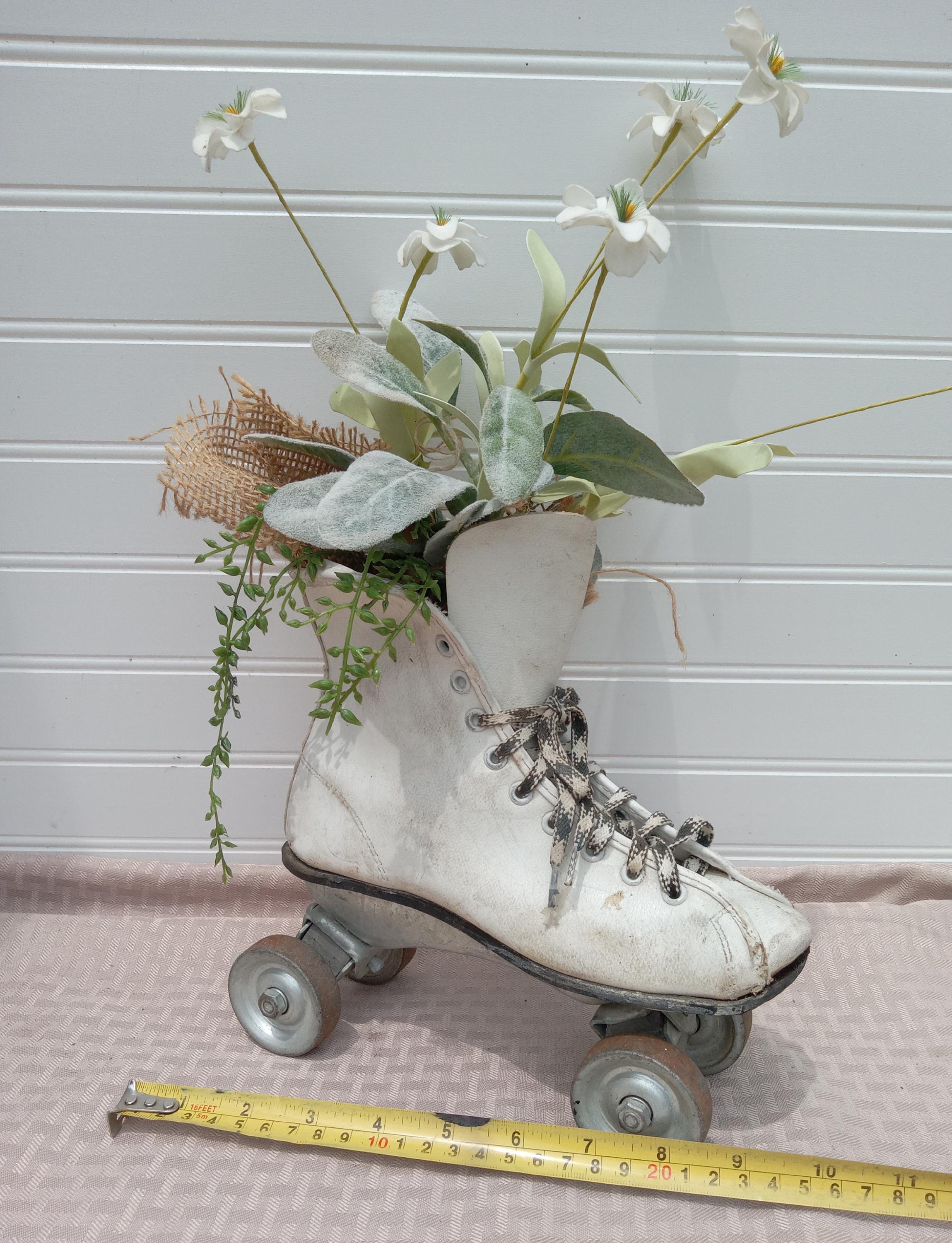 Vintage Roller Skate With Flowers/ Vintage Decor/roller Skate/primitive ...