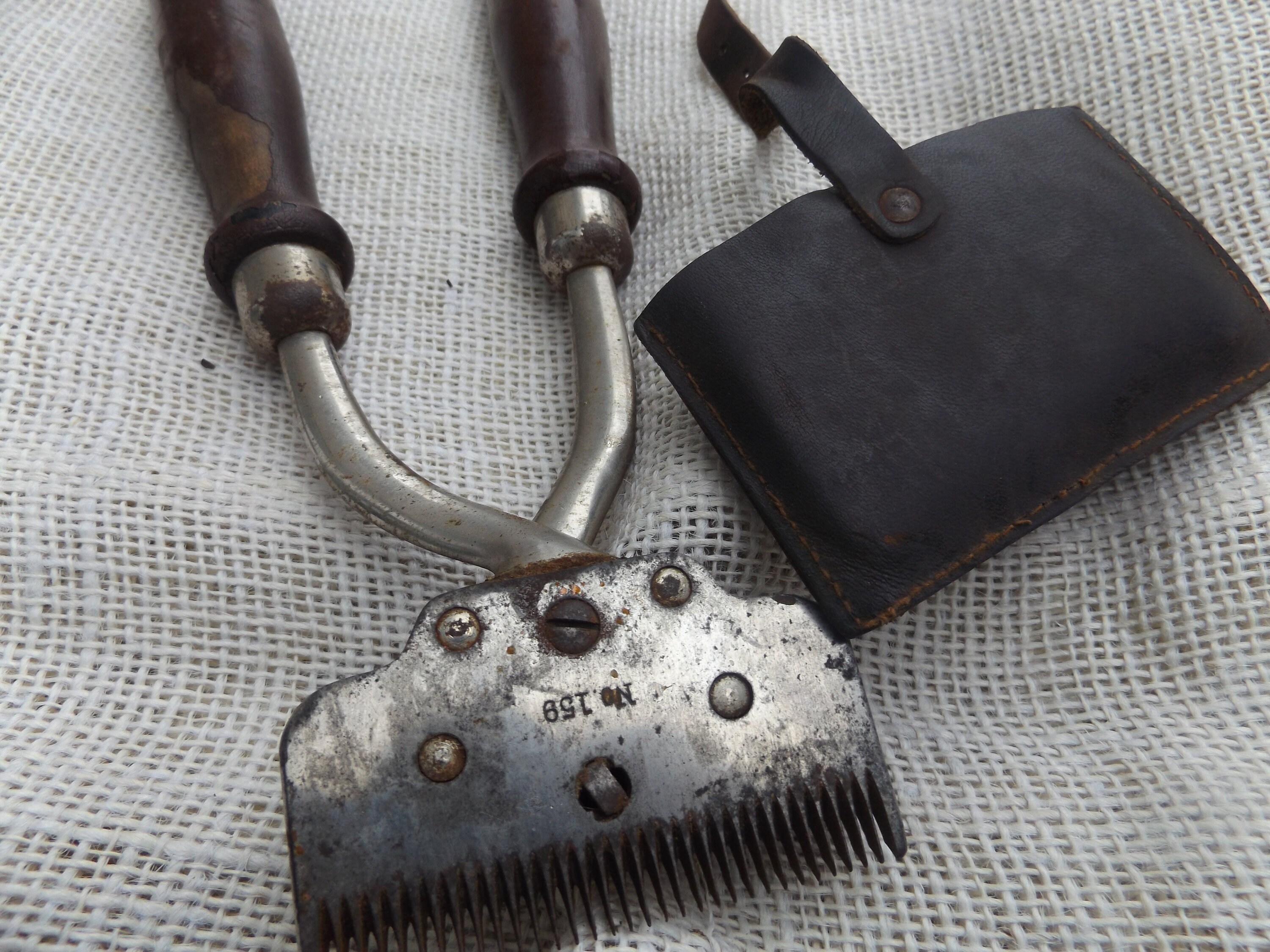 Vintage Old Sheers/vintage Hair Clippers/wood Handle Clippers/clippers ...