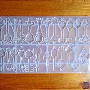 Antique Key Charm Molds | Silicone Tray Mold, 23 Antique Key Molds ...