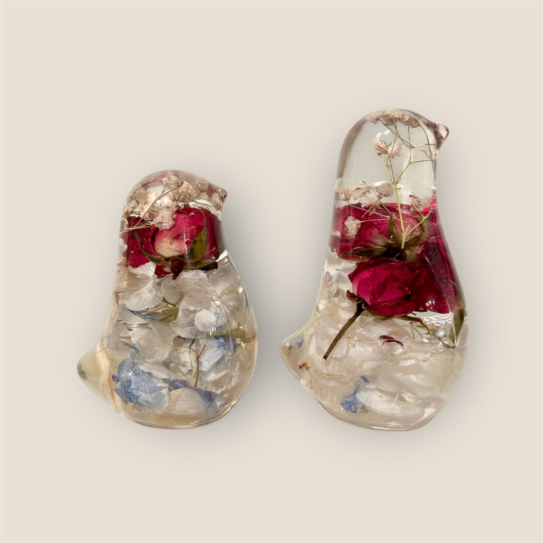 Resin Penguin Pair With Dried Flowers, Resin Home Decor,resin and ...