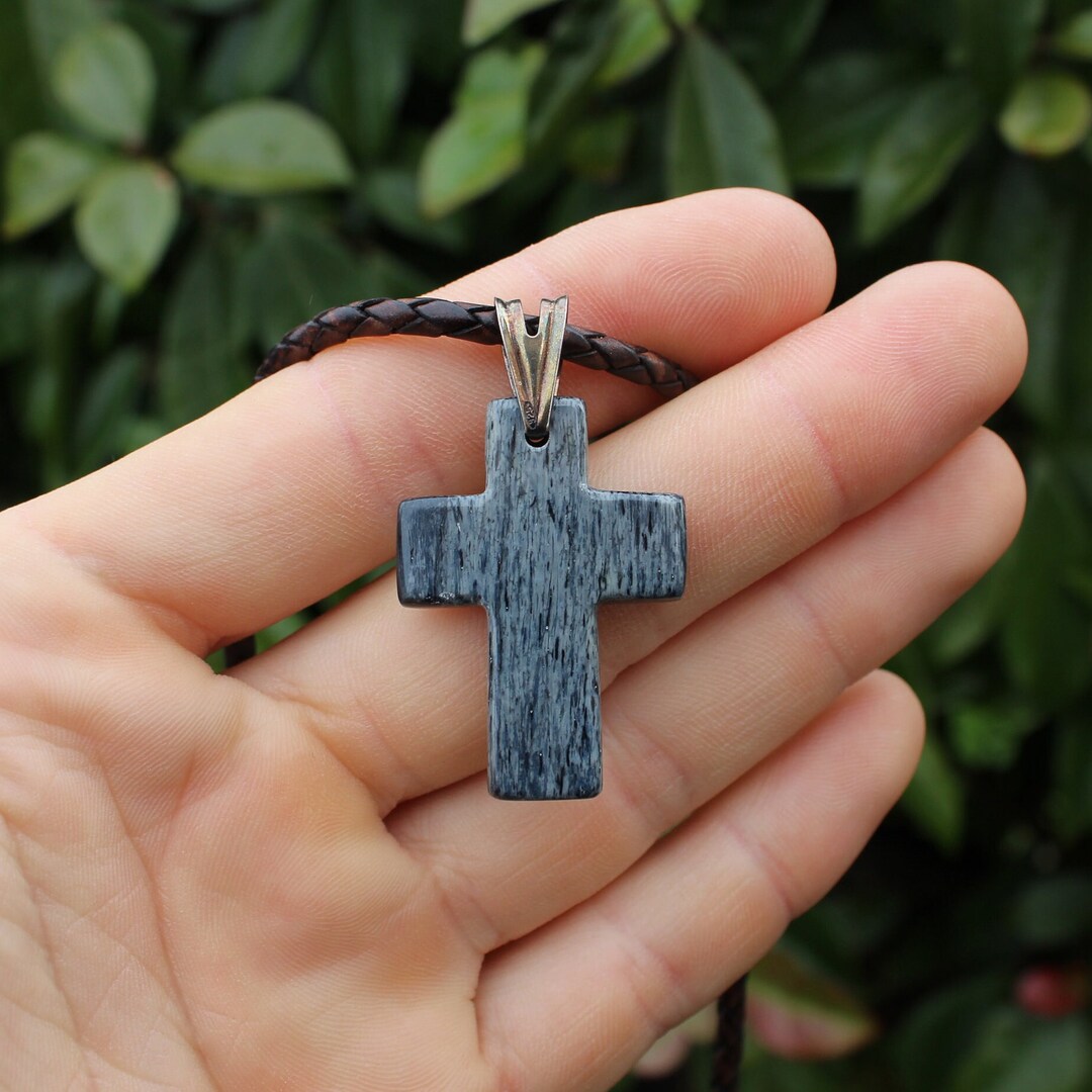 Pendant/necklace 3000 Years Old Giraffe Bone Crucifix - Etsy