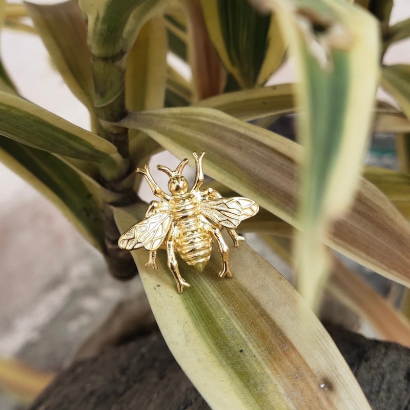 Bumble Bee Ring - Etsy