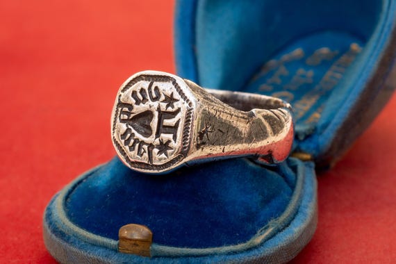 Late 15th-Century Silver Signet Ring of the Noble Duh… - Gem