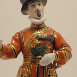 Vintage Dresden Yeoman of the Guard Porcelain Figurine - Carl Thieme ...