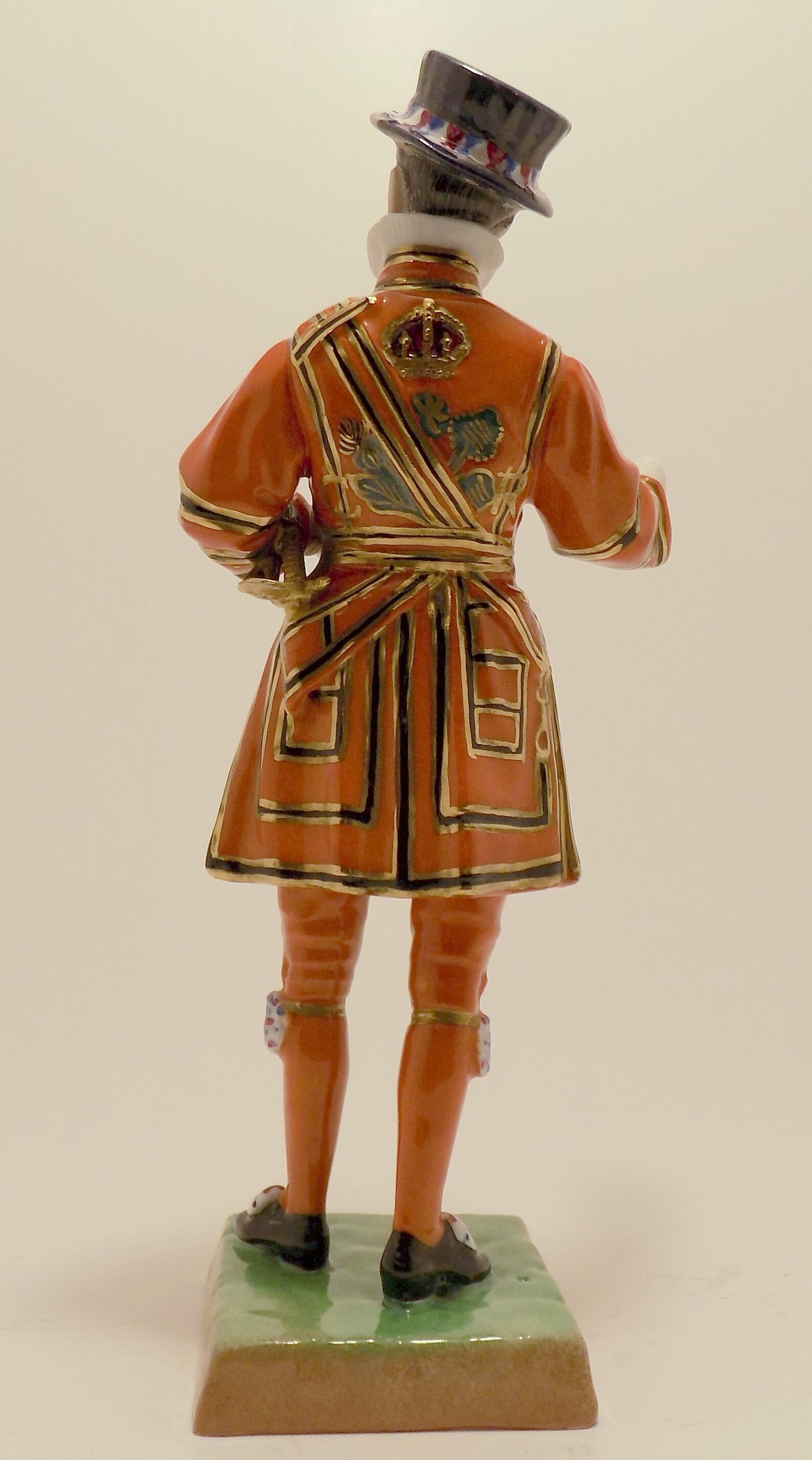 Vintage Dresden Yeoman of the Guard Porcelain Figurine - Carl Thieme ...