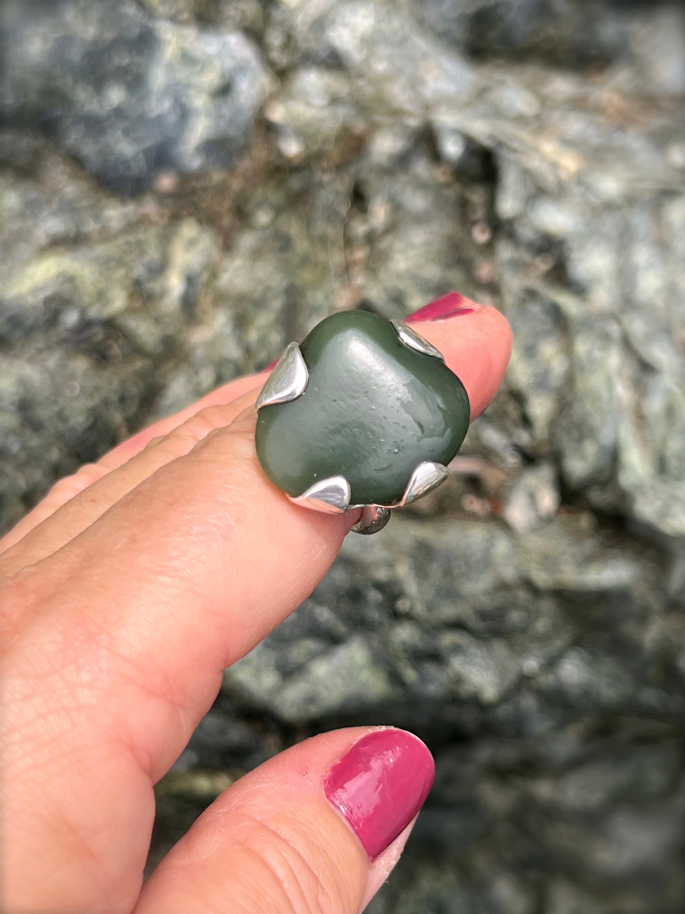 Big Sur Jade Kelly Green AAA Grade Natural-polish Silver Ring Size US 8 ...