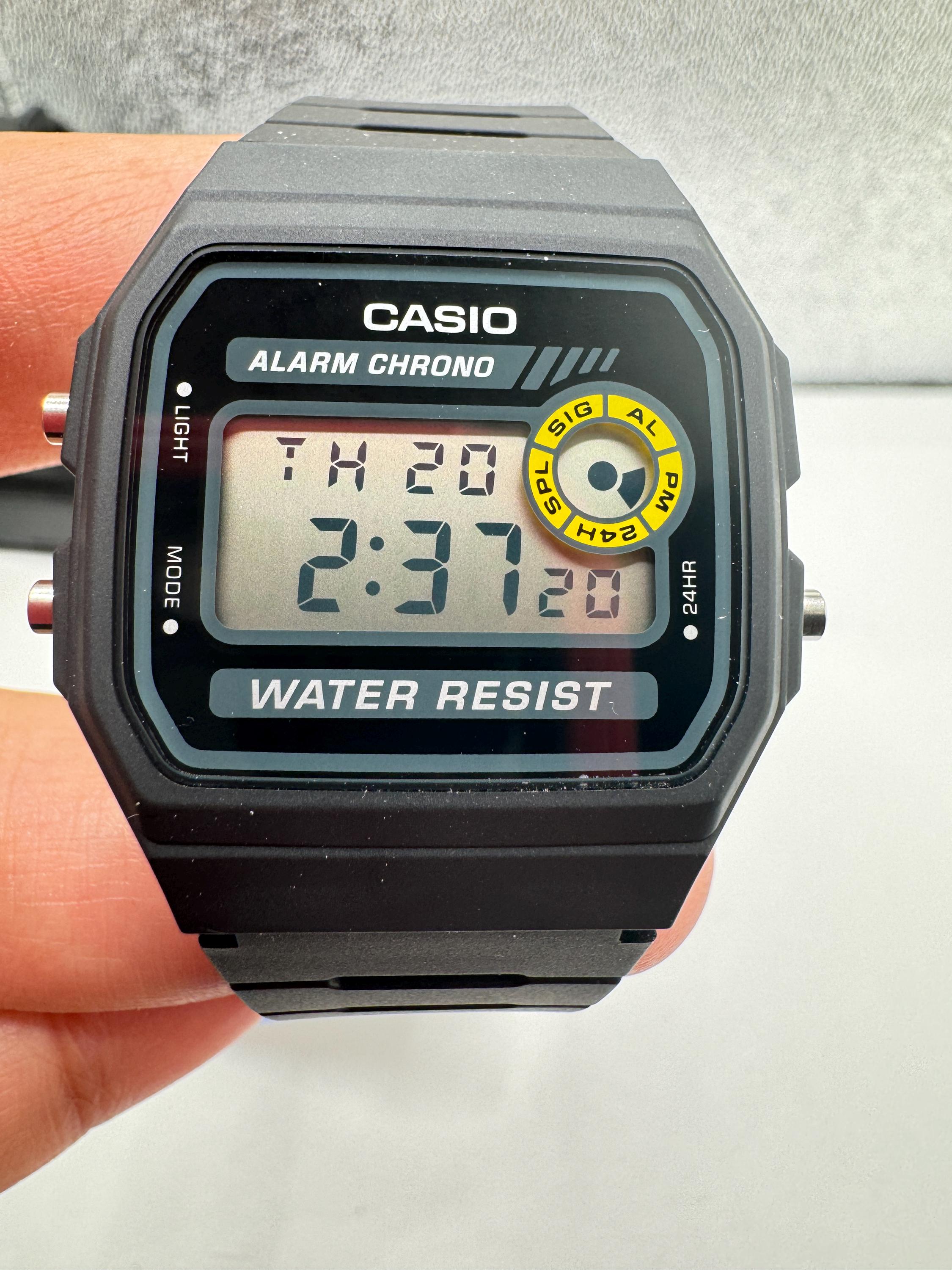 Casio Classic Style Watch for Men or Women , Unisex Size Brand New Item ...