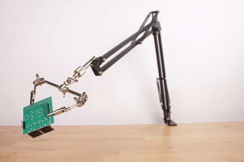 Desk Hands - Helping Hands Third Arm Tool for Desk-mounted Soldering ...
