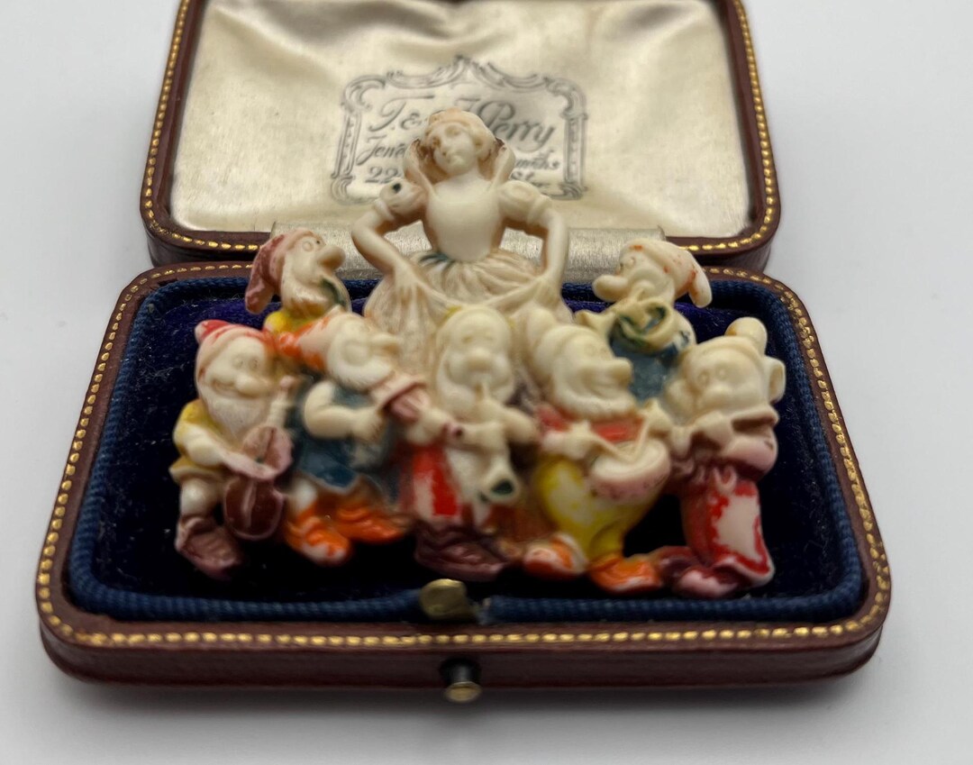 Fabulous 1938 Vintage Celluloid Snow White Walt Disney Snow White and ...