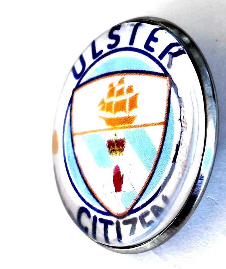 Manchester City Pin Badge Red Arm Citizen Northern Ireland Badges Fans ...