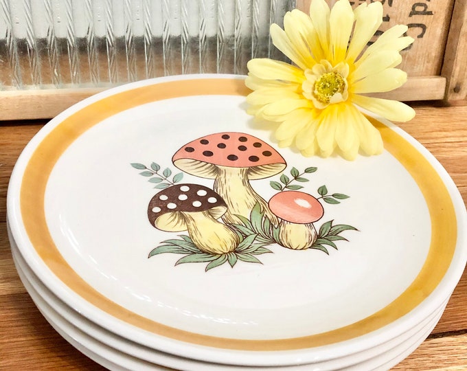 RARE Vintage / Retro Merry Mushroom SET of 4 Dinner Plates 9 1/4 ...