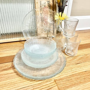 Vintage Arcoroc Dinnerware Set / Arcoroc France Clear Canterbury Flower ...