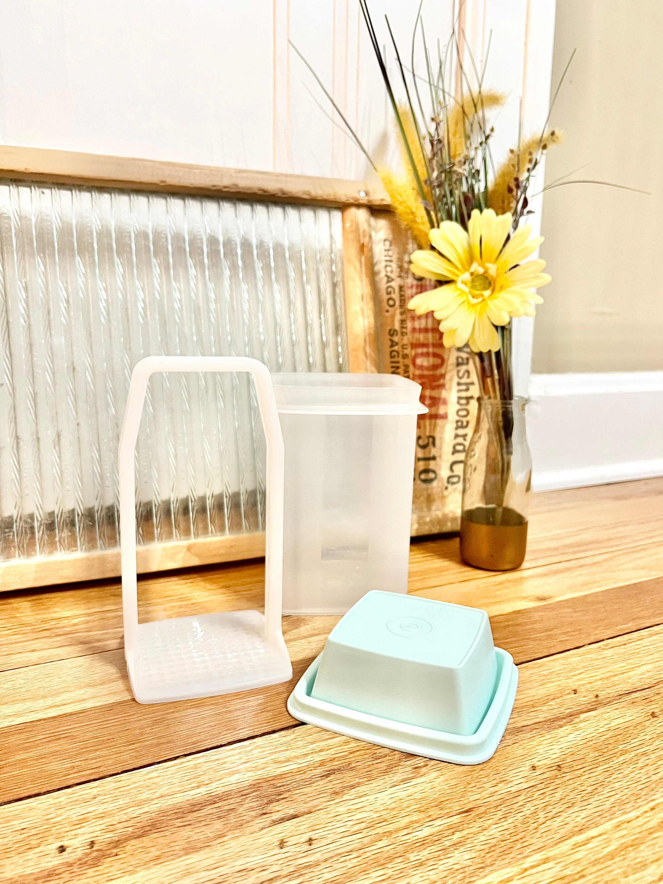 Vintage Tupperware Pickle/olive Keeper 1330-1 / Tupperware | Etsy