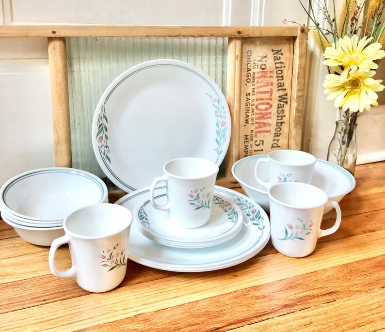 Vintage Corelle Rosemarie Dinnerware Set: 17-piece Service for 4 - Etsy
