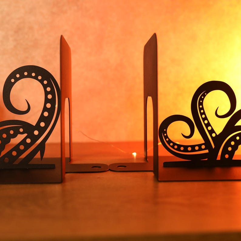 Cthulhu Bookends | Metal Octopus Tentacle Book Ends, Lovecraft Gift - Etsy
