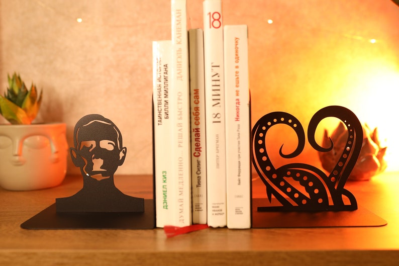 Bookends Lovecraft Horror Story Metal Art Octopus Bookend - Etsy