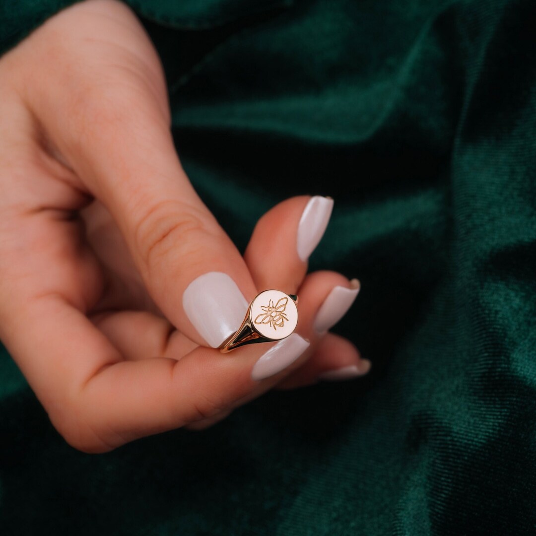 14k Solid Gold Bee Signet Ring: Dainty Chevalier Style - Etsy