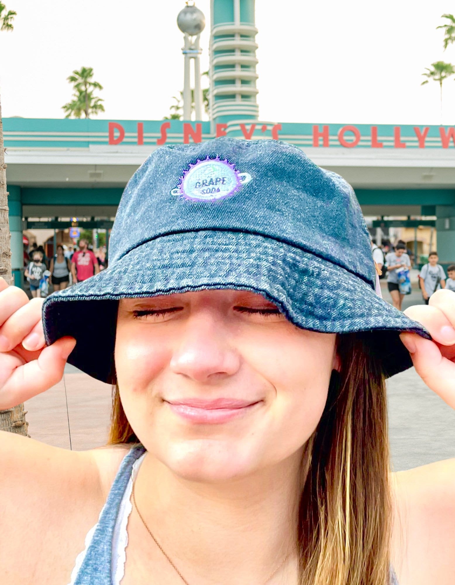 Bucket Hat Tumblr Girl