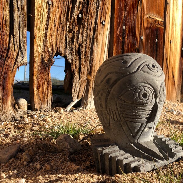 Alien Yard Garden - Etsy