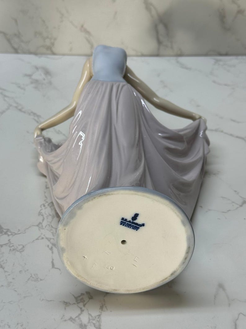 Vintage LLADRO Lady in Flowing Gown Figurine Hand Made in Spain - Etsy