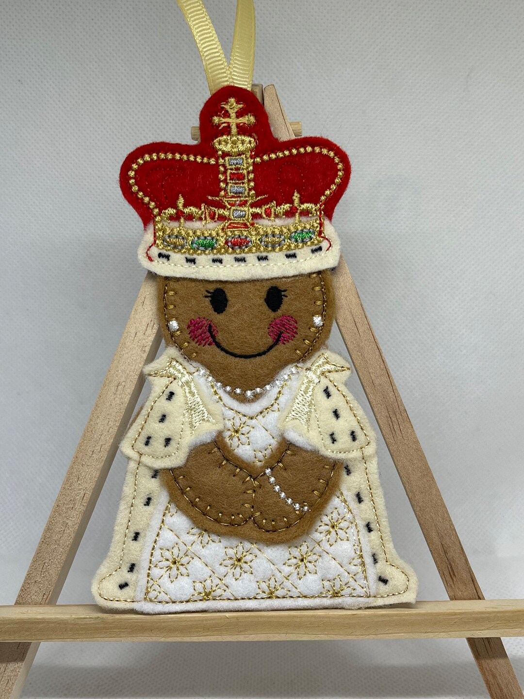 Queen Gingerbread Hanging Decoration, Queen Elizabeth, Christmas Gift ...