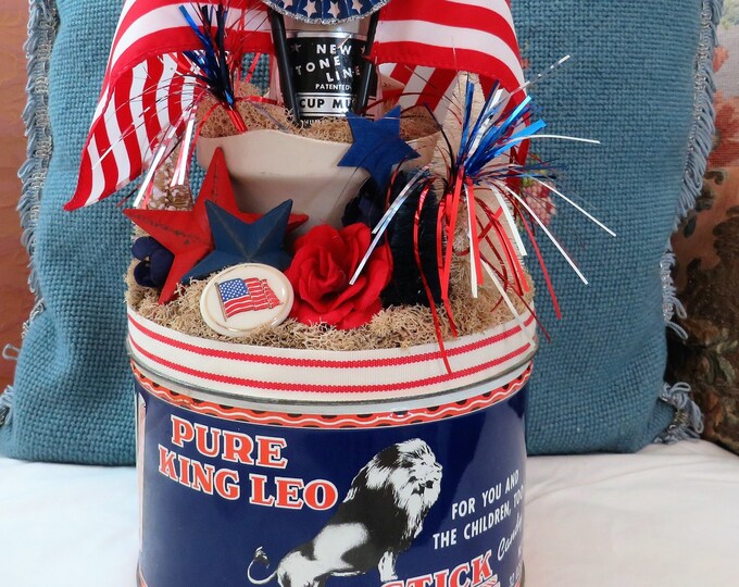 Unique Patriotic American Holiday With Trumpet Cup Mute Diorama ...